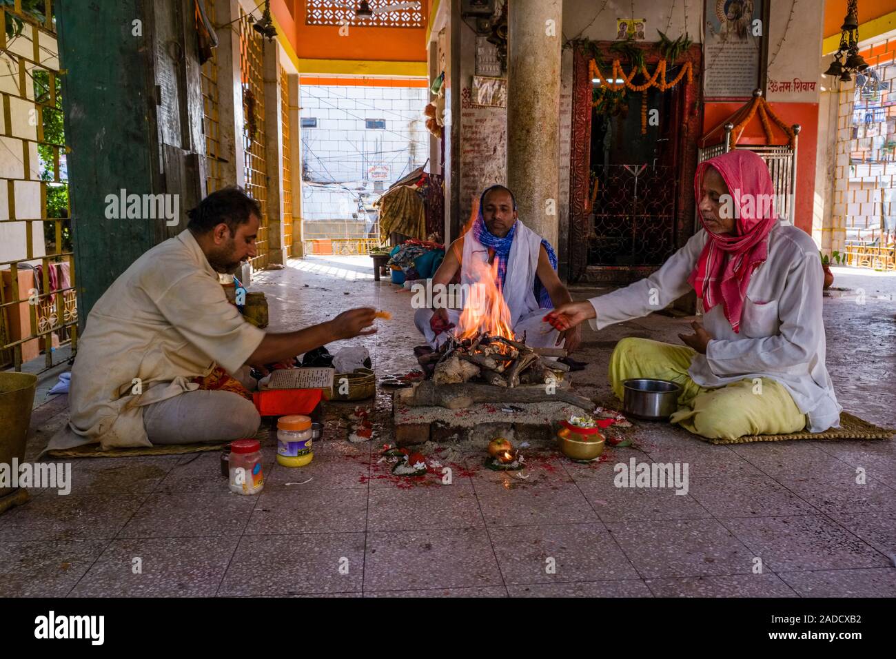 Fire ceremony hi-res stock photography and images - Alamy