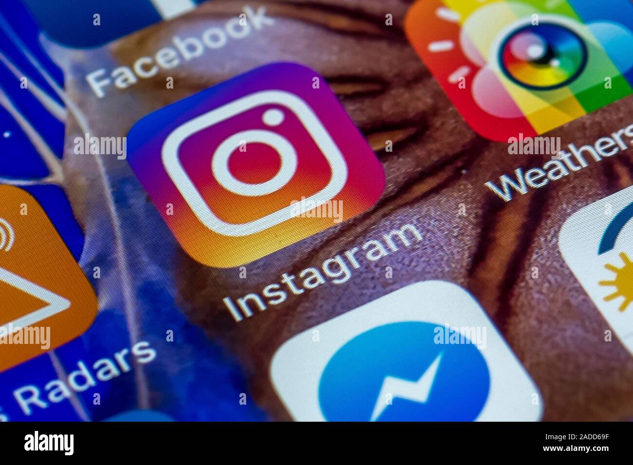 Phone apps. Close-up of app logos on a mobile phone screen Stock Photo ...