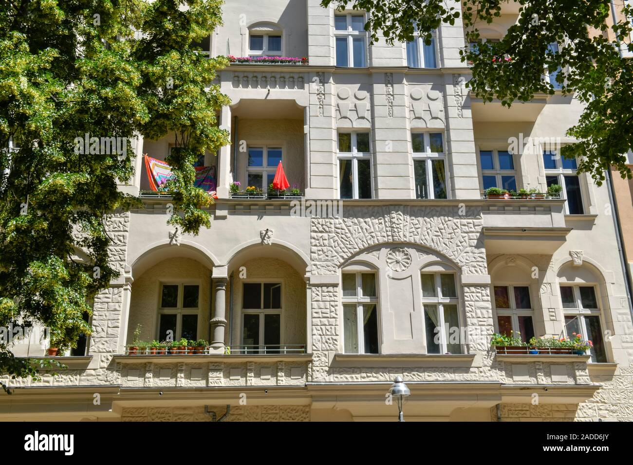 Altbau, Mainzer Straße, Neukölln, Berlin, Deutschland Stock Photo - Alamy