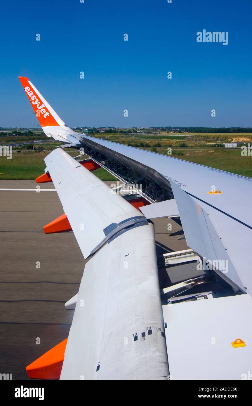 The wing of an Easyjet passenger aircraft (Airbus A319/320) during ...