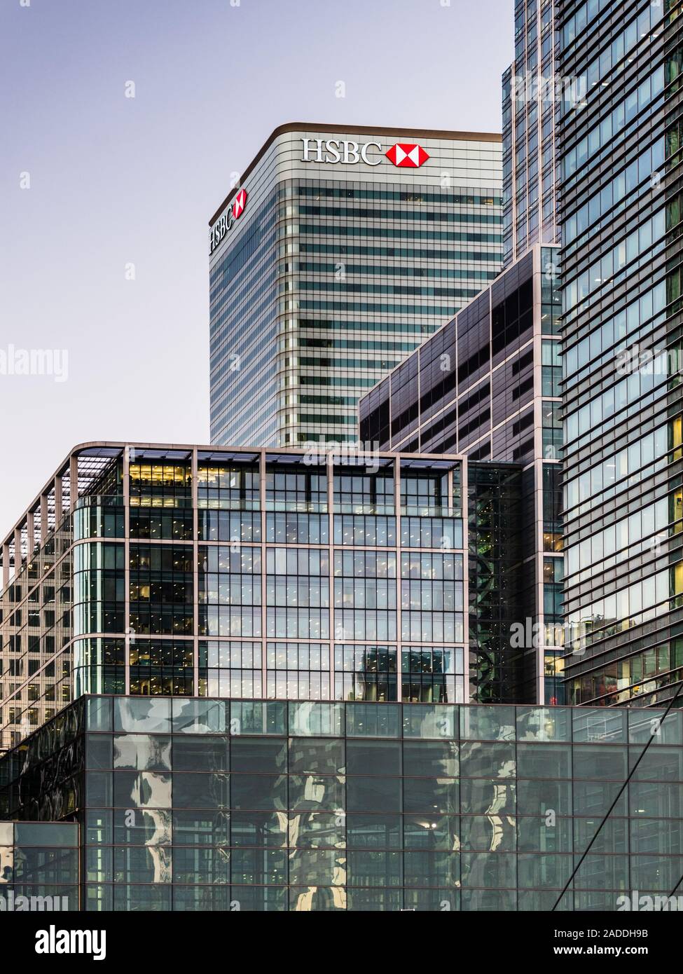 Canary wharf hsbc hi-res stock photography and images - Alamy
