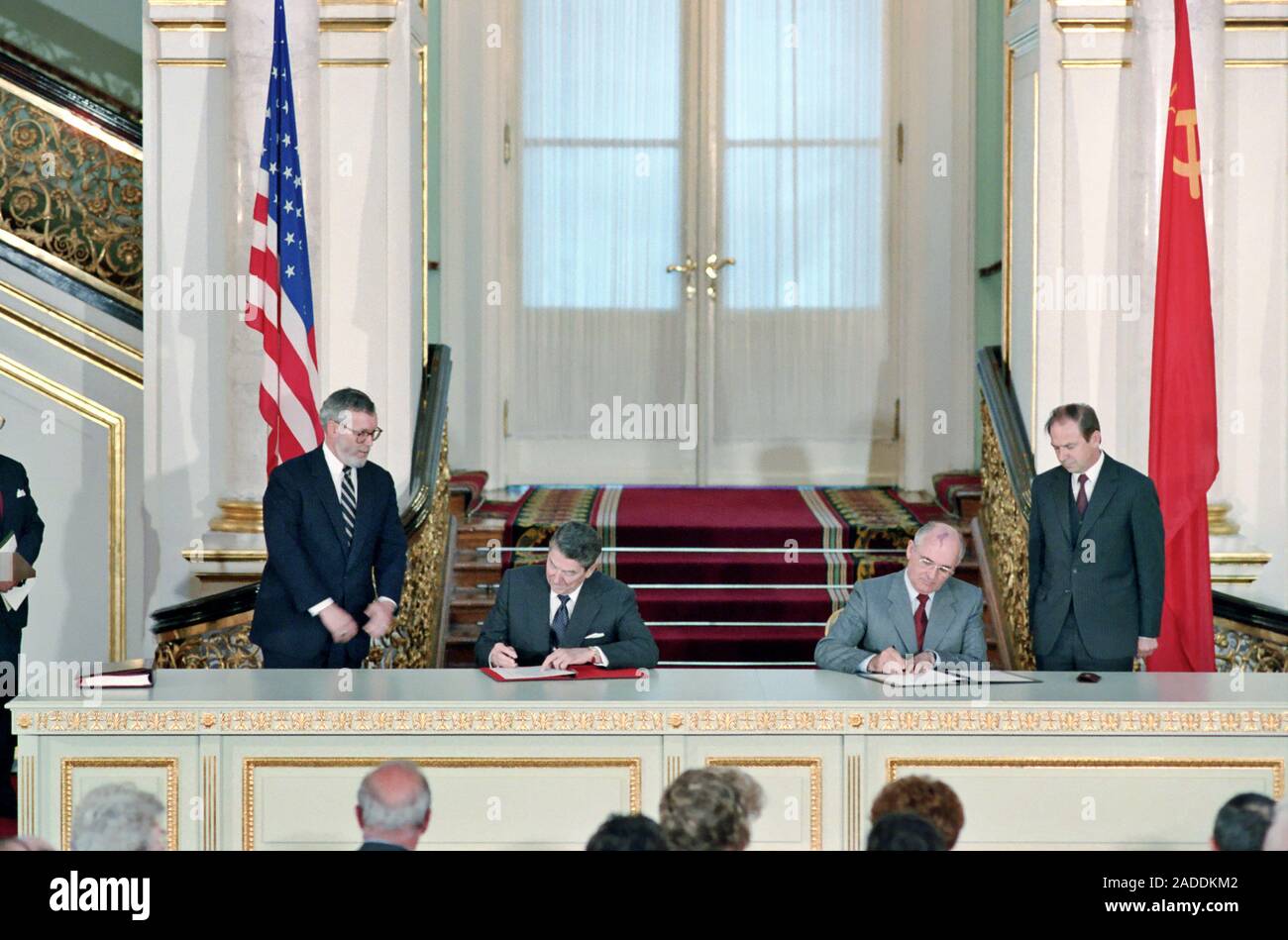 US President Ronald Reagan (left) and Soviet General Secretary Mikhail ...