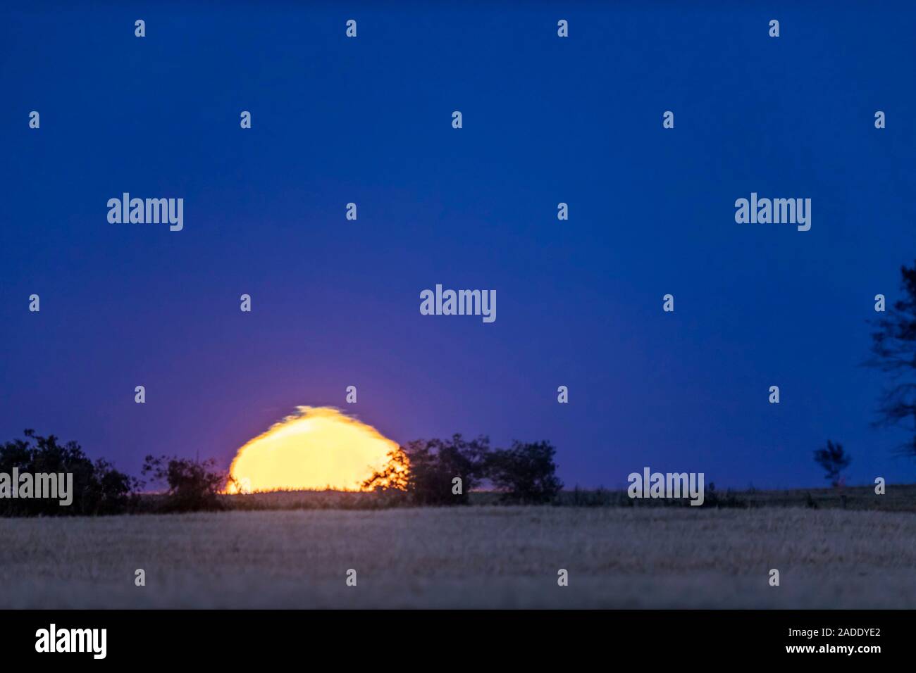 Rising 15-day-old Moon exhibiting the Chinese lantern effect from ...