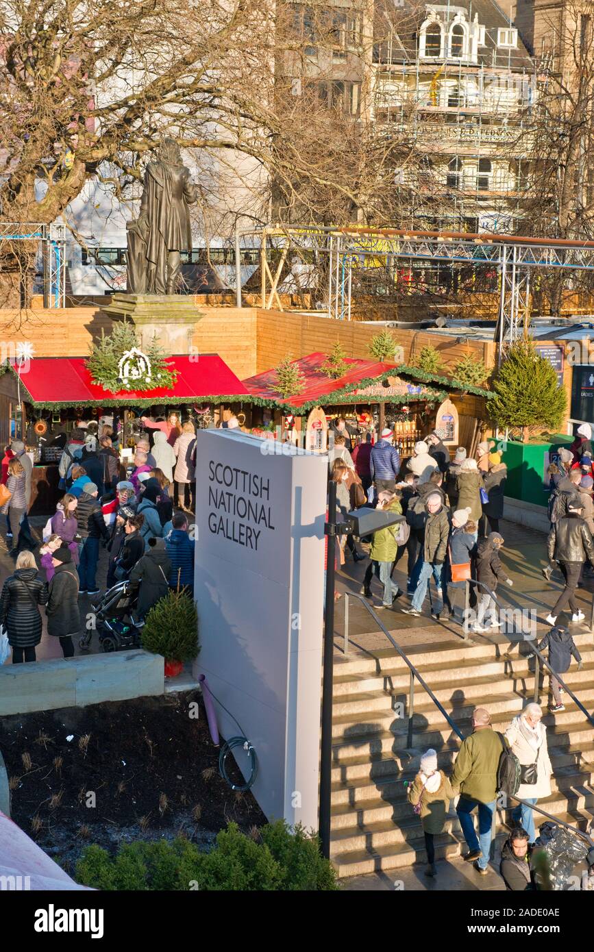 Visit scottish fun fair scottish city centre hi-res stock photography ...