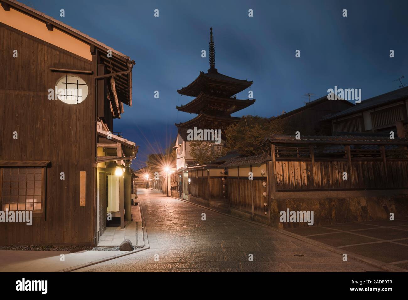 Yasaka tower hi-res stock photography and images - Alamy