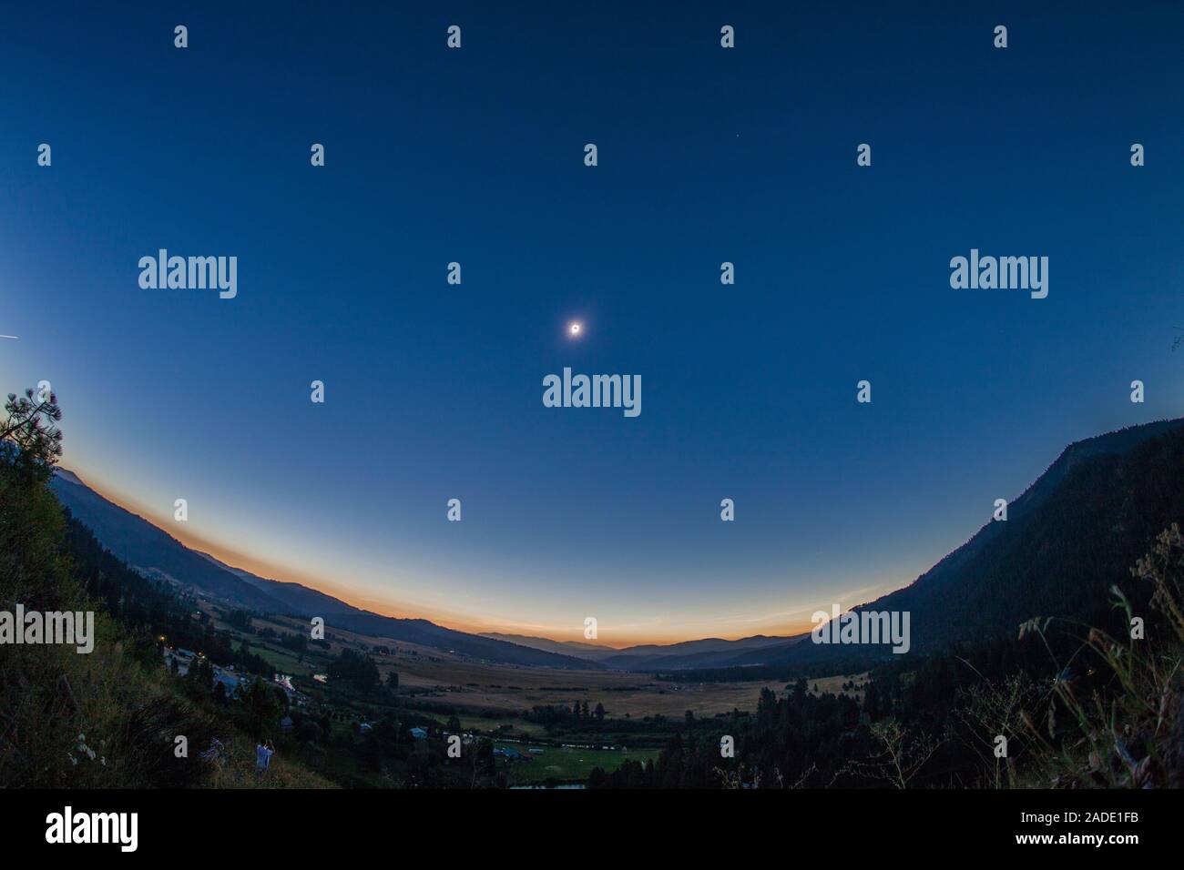Total solar eclipse of 21 August 2017, fish-eye lens view. Total solar ...