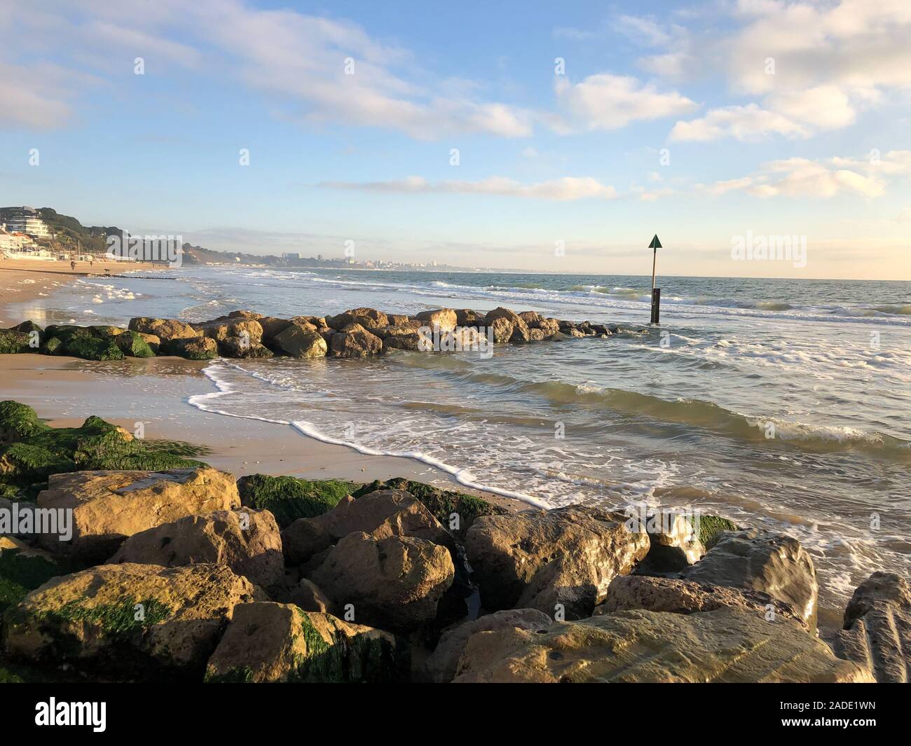 Sandbanks beach waves poole harbour hi-res stock photography and images ...