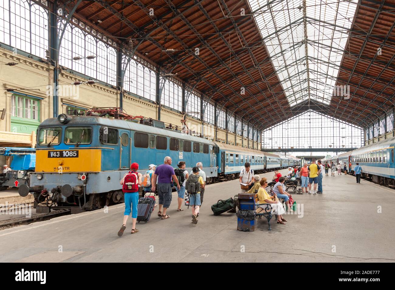 Budapest Nyugati pályaudvar train station, Hungary Stock Photo - Alamy