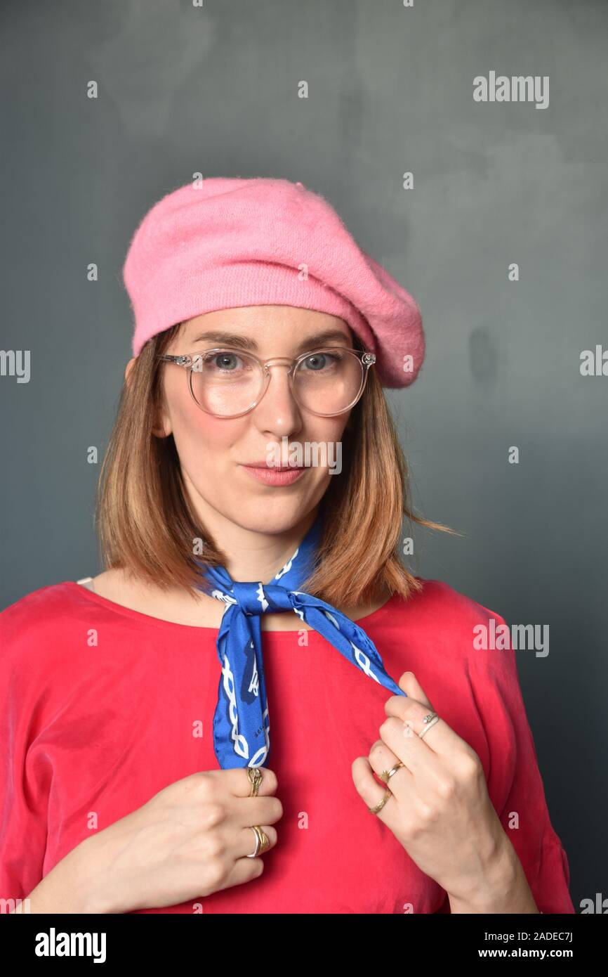 Illustrator working hi-res stock photography and images - Alamy