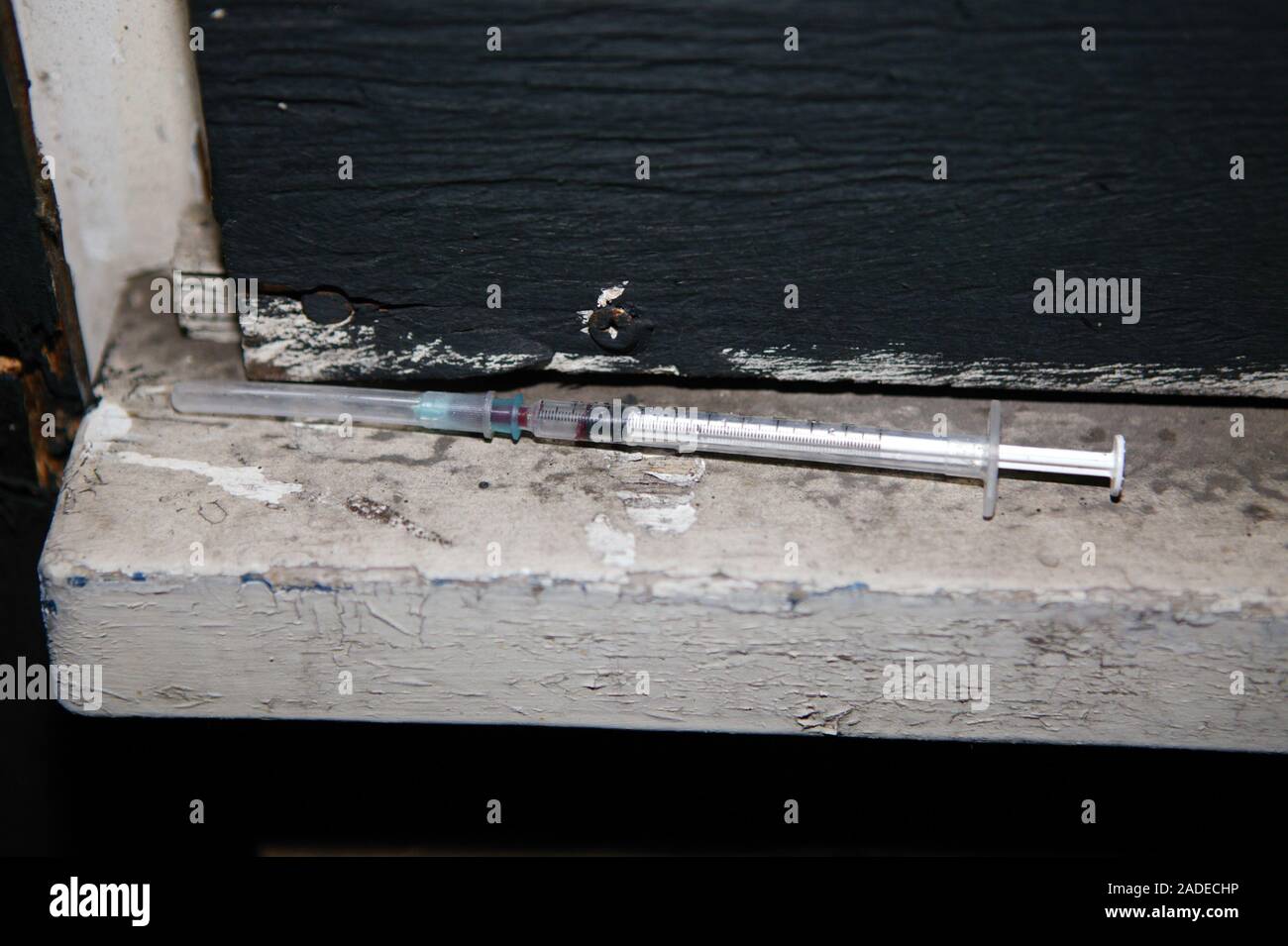 Drug addict's hypodermic needle Stock Photo - Alamy