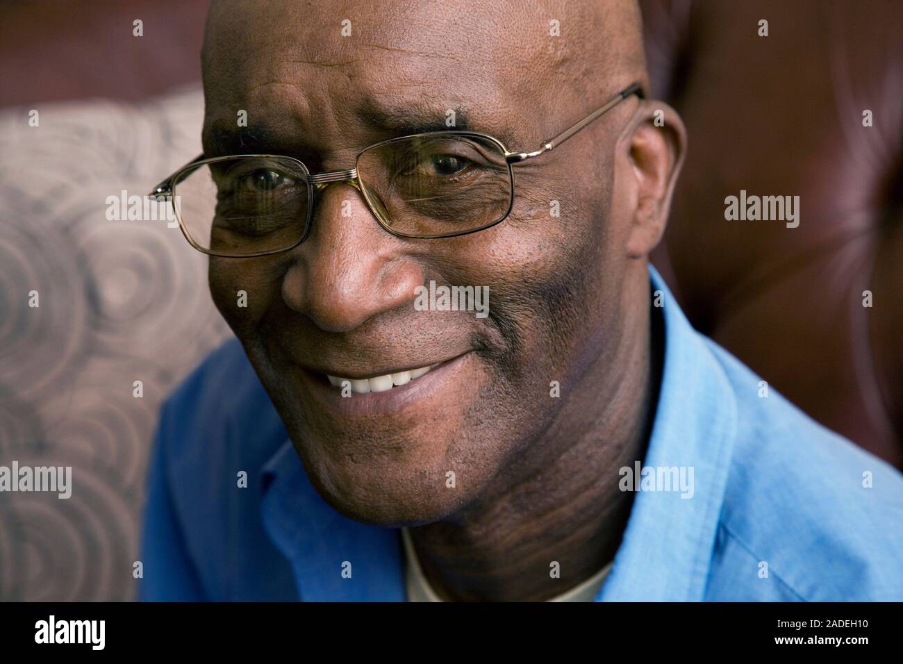 Portrait of older man smiling Stock Photo - Alamy