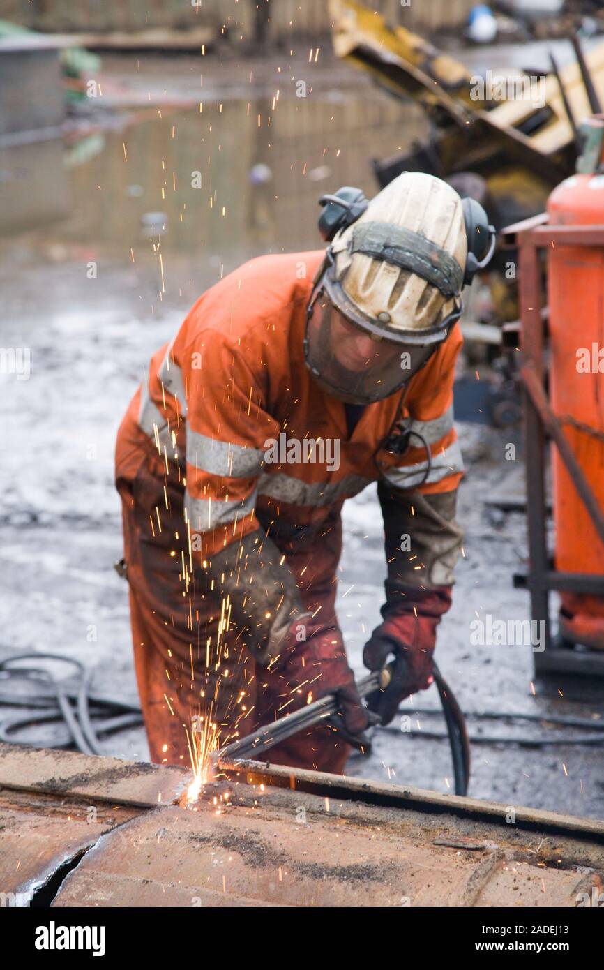 Burner processing heavy steel to works furnace size at a metal ...