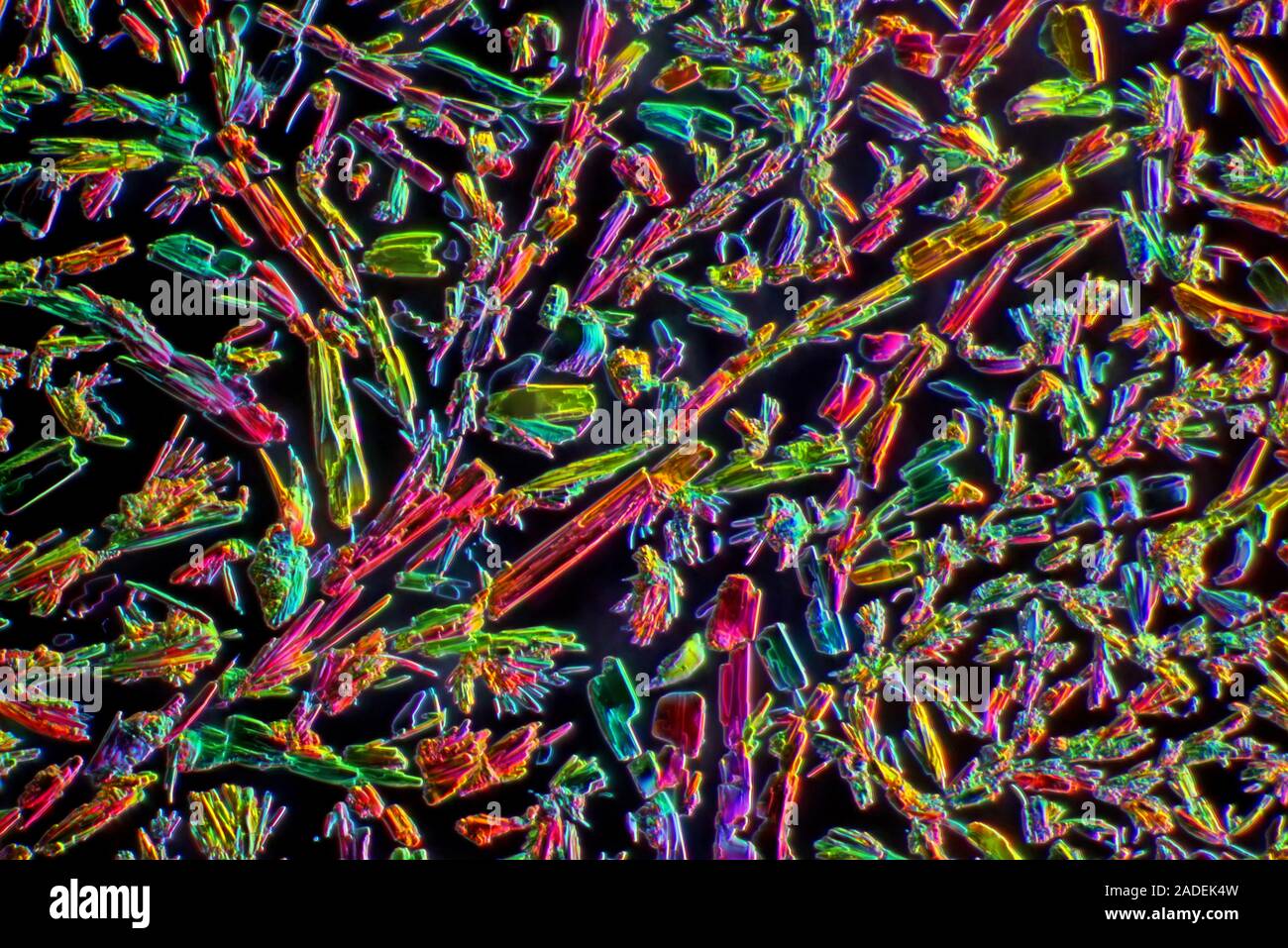 Vitamin B3 crystals, polarised light micrograph. Vitamin B3 exists in ...
