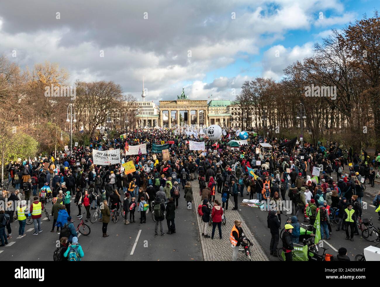 Demonstrators, crowd at Brandenburg Gate during climate strike ...