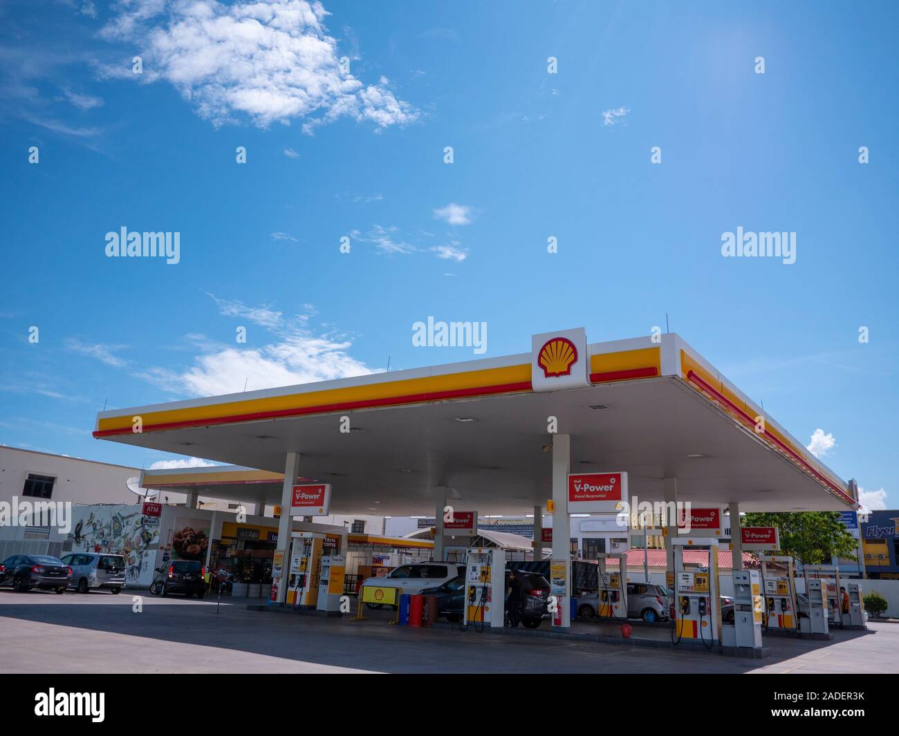Vintage shell petrol pump automobile hi-res stock photography and ...