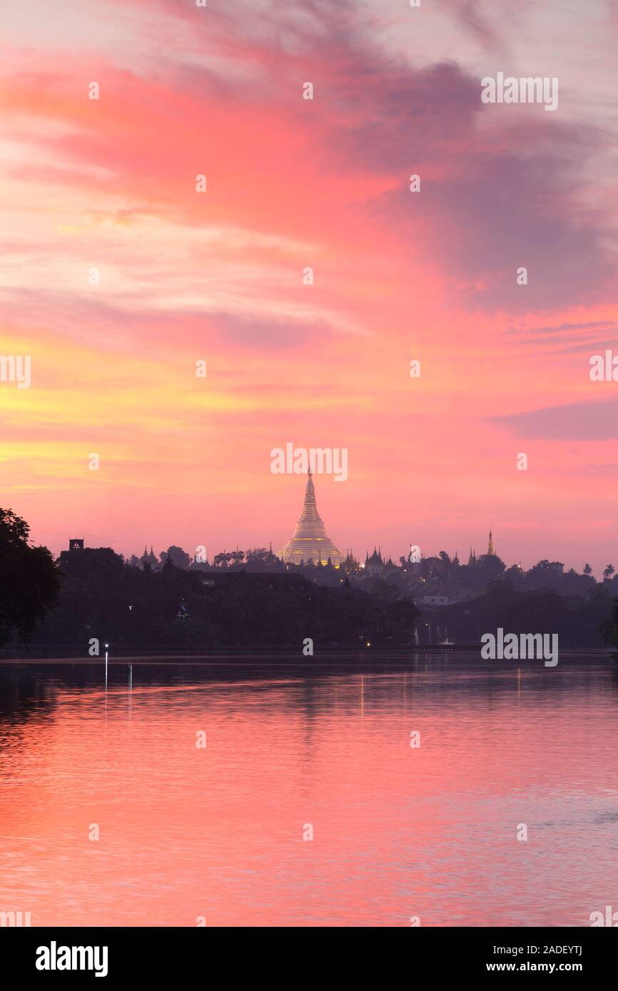 Shwedagon pagoda at sunset, Yangon, Myanmar Stock Photo - Alamy