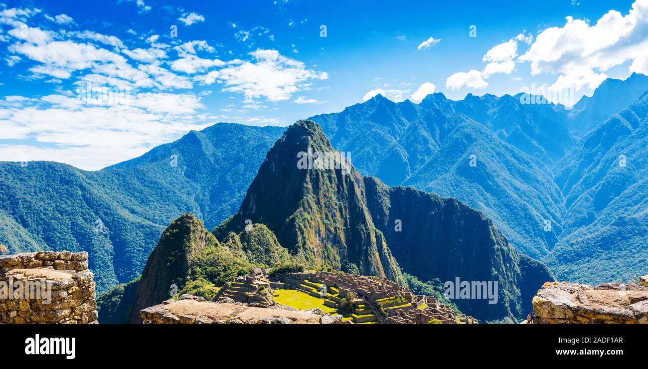 View of the ancient city of Machu Picchu, Peru Stock Photo - Alamy