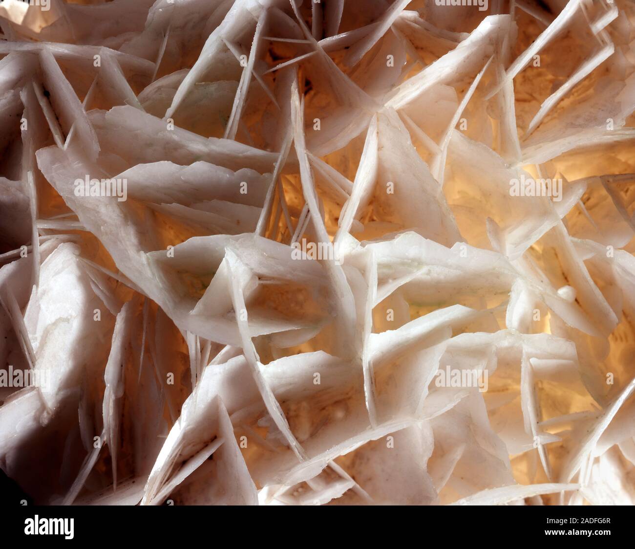 Skalenoedric calcite crystals. These tabular (plate-shaped) crystals ...