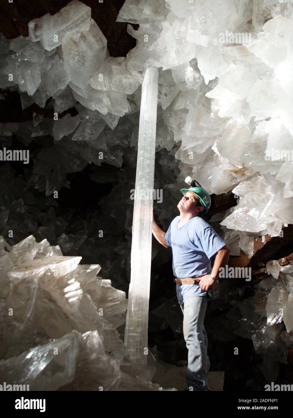Cave of Crystals. Geologist in the Cave of Crystals (Cueva de los ...