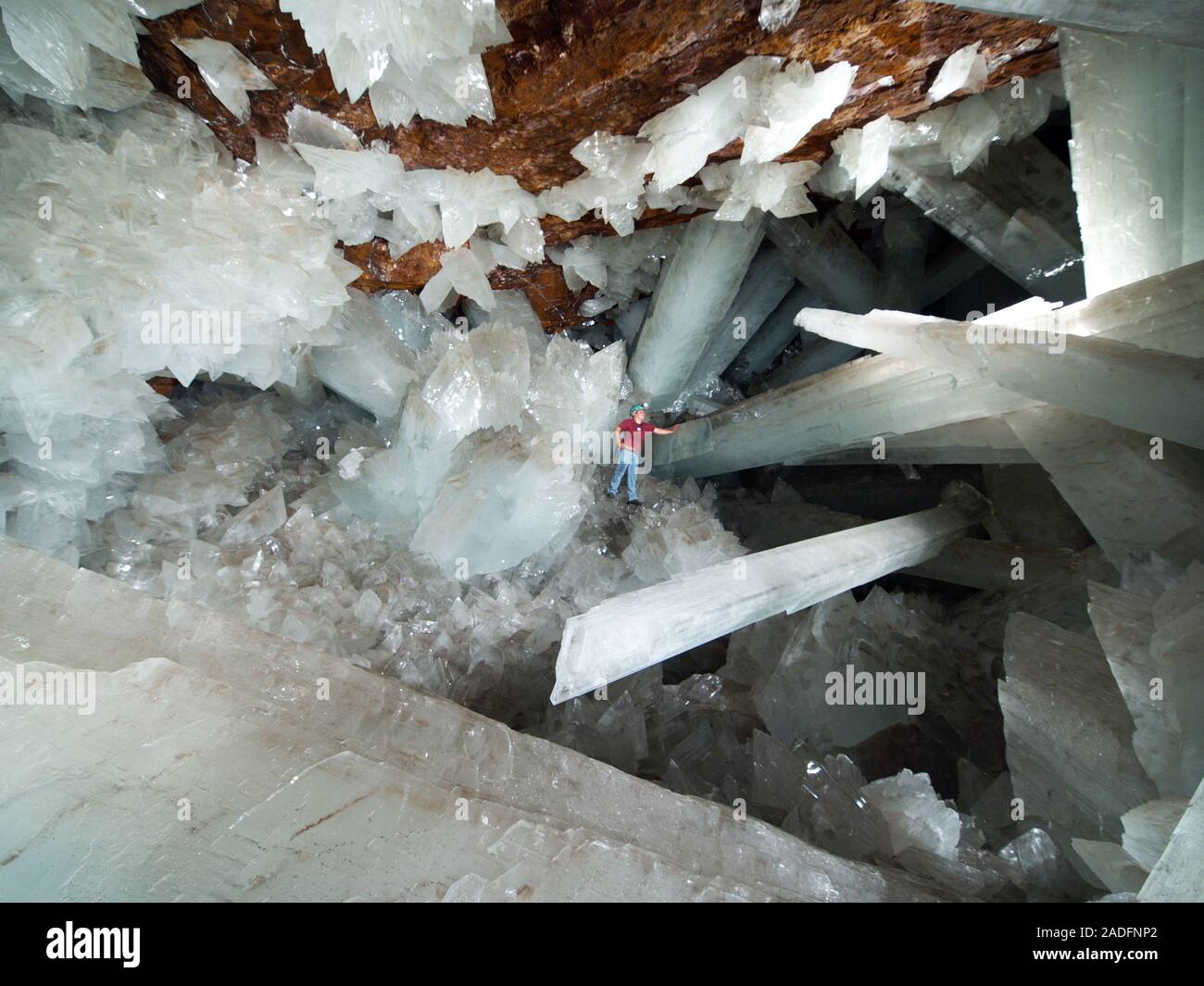 Cave of Crystals. Geologist in the Cave of Crystals (Cueva de los ...