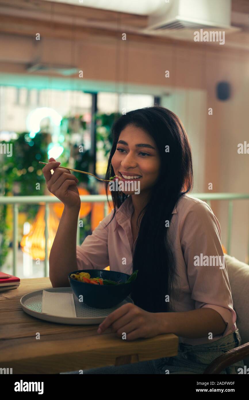 Lady healthy eating hi-res stock photography and images - Alamy