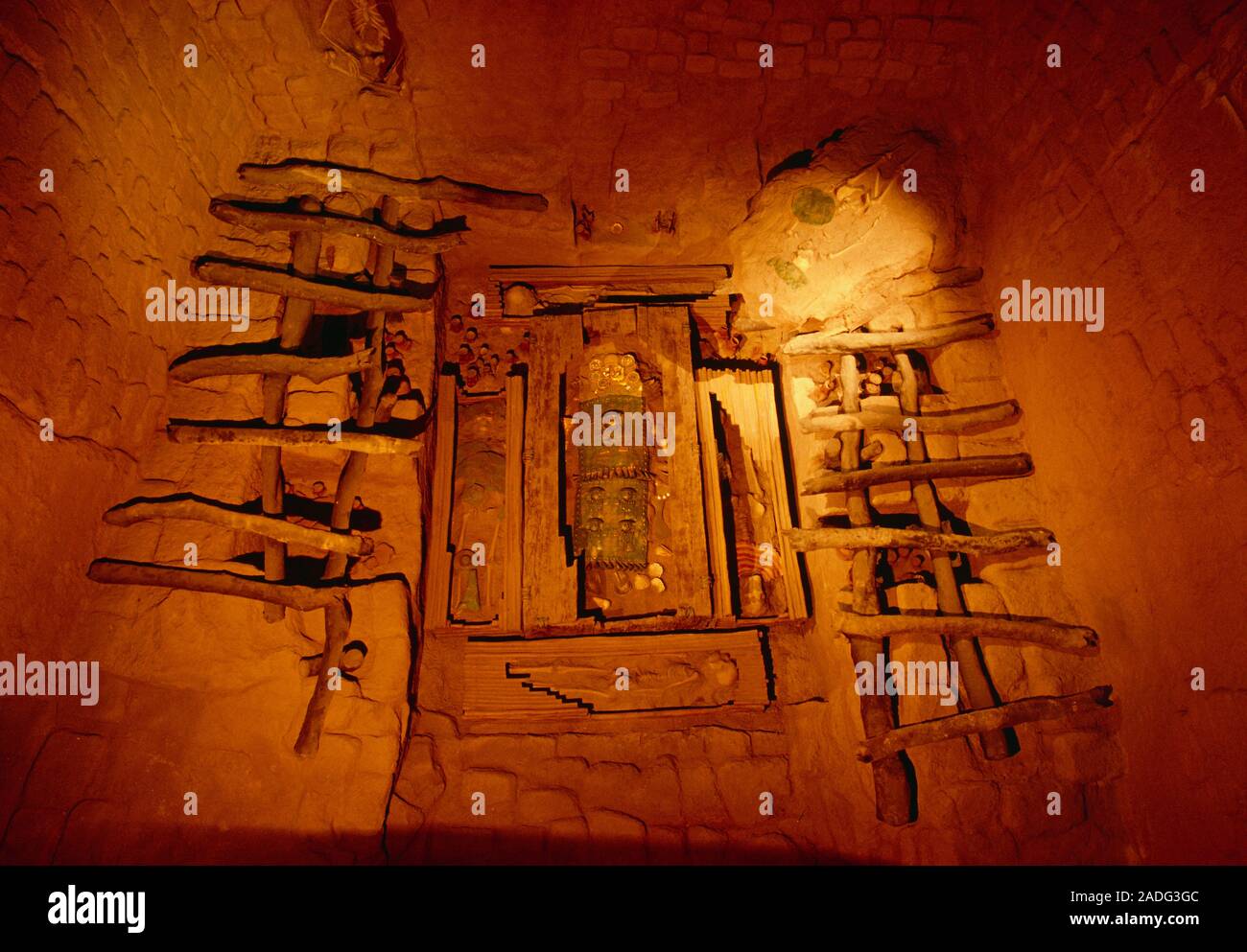 Lord of Sipan's tomb, Peru. The Lord of Sipan reigned around 250 AD ...