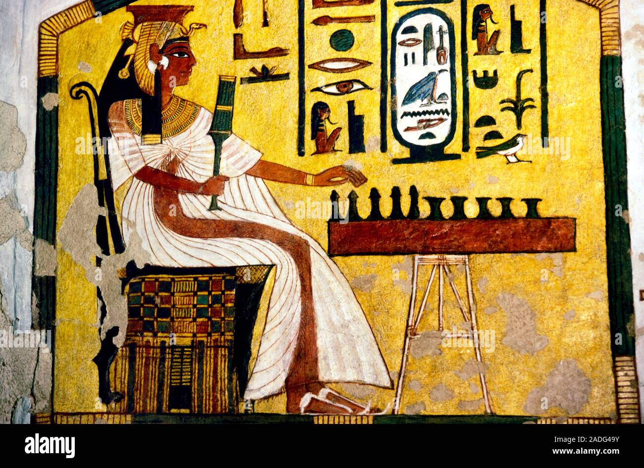 Queen Nefertari playing senet. Queen Nefertari lived around 1300-1255 ...