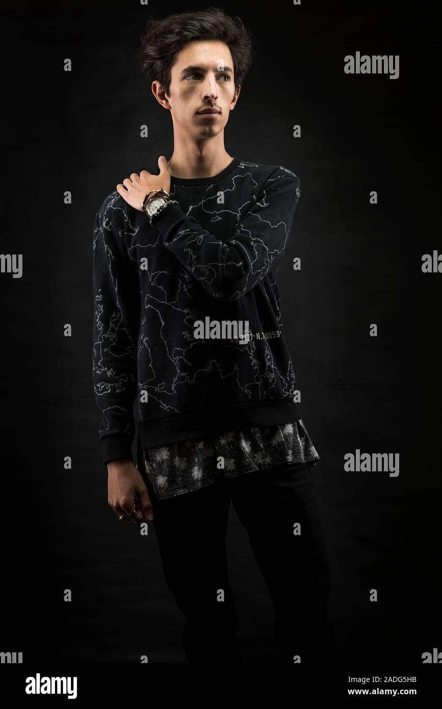 Hands on shoulder hi-res stock photography and images - Alamy