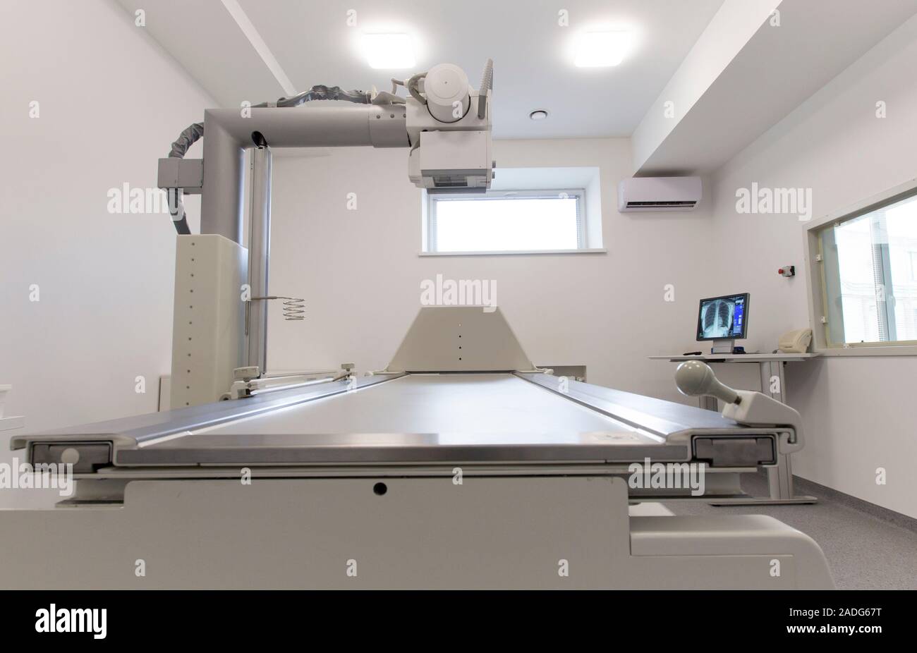 Chest xray machine hi-res stock photography and images - Alamy