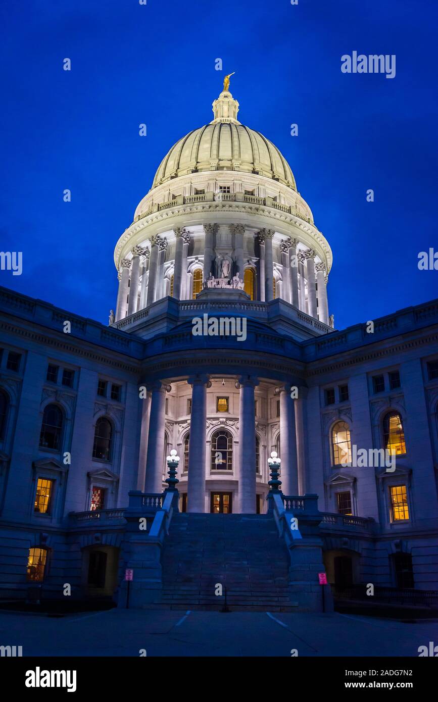 Wisconsin State Capitol, a Beaux-Arts building completed in 1917 ...
