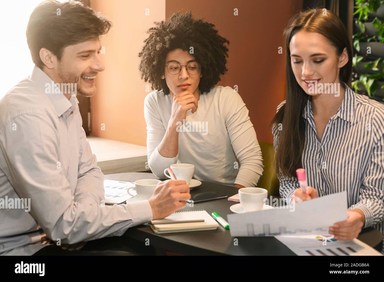 Explaining partner hi-res stock photography and images - Alamy