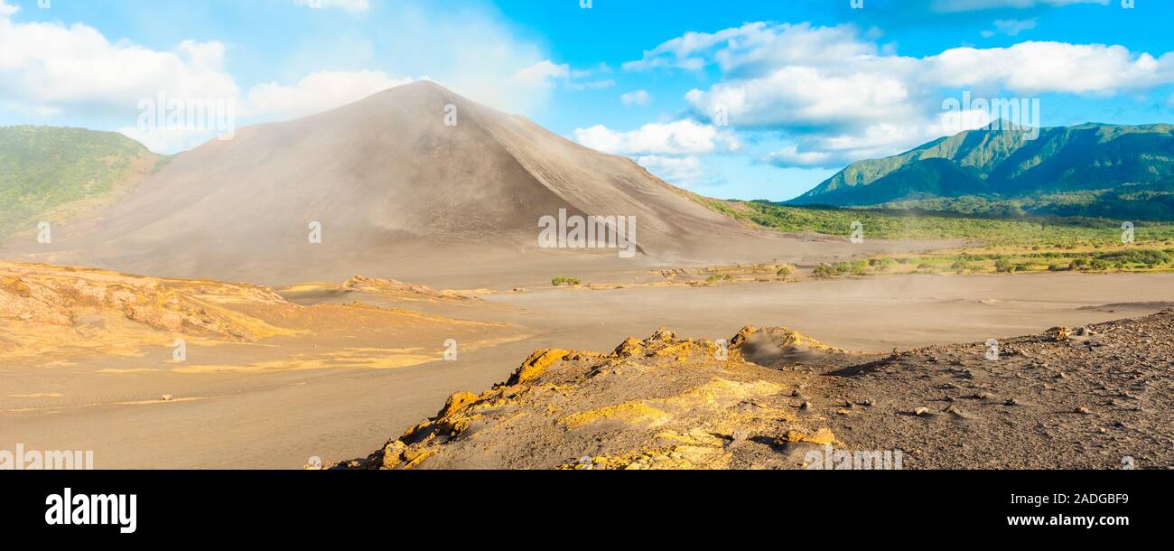 Mount Yasur Volcano, Tanna Island, Vanuatu Stock Photo - Alamy