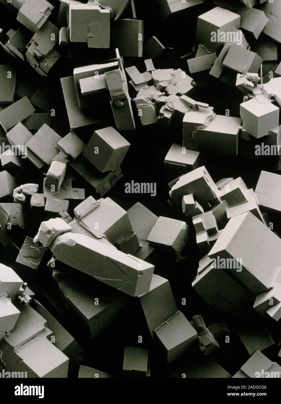 Scanning electron micrograph (SEM) of pure salt, or BDH Analar sodium ...