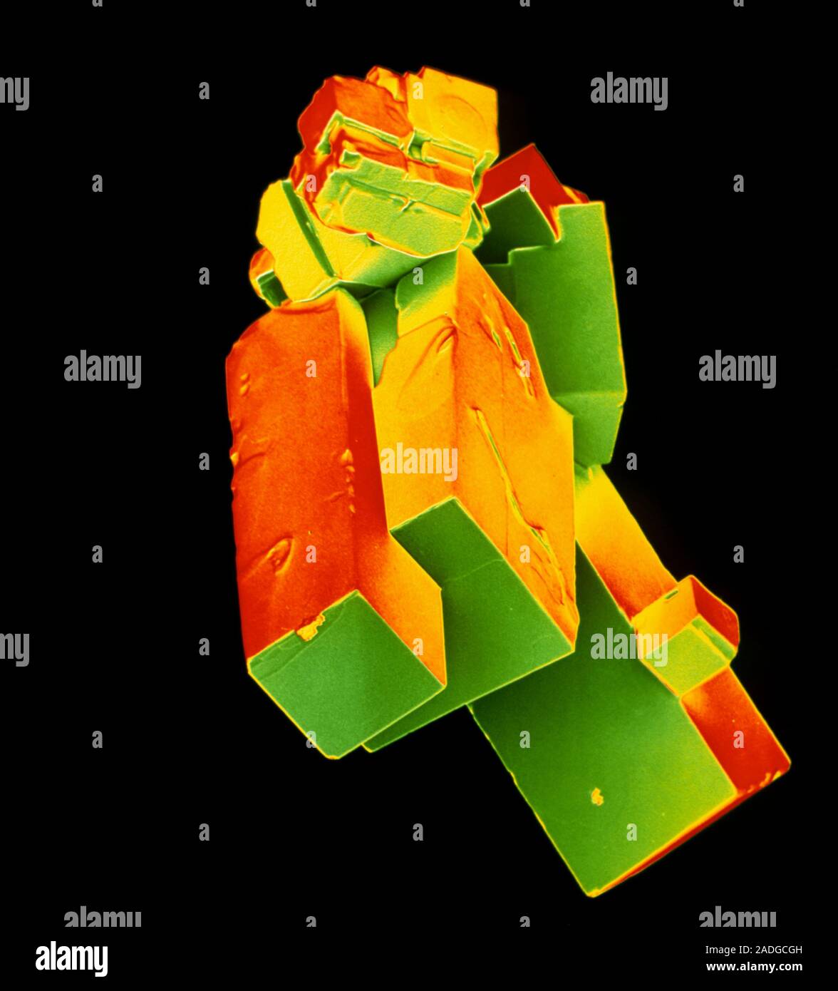 Salt. Scanning electron micrograph (SEM) of BDH Analar sodium chloride ...