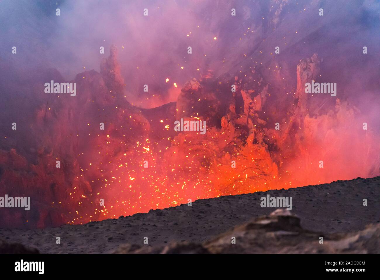 Volcano Yasur Eruption, Tanna Island, Vanuatu Stock Photo - Alamy