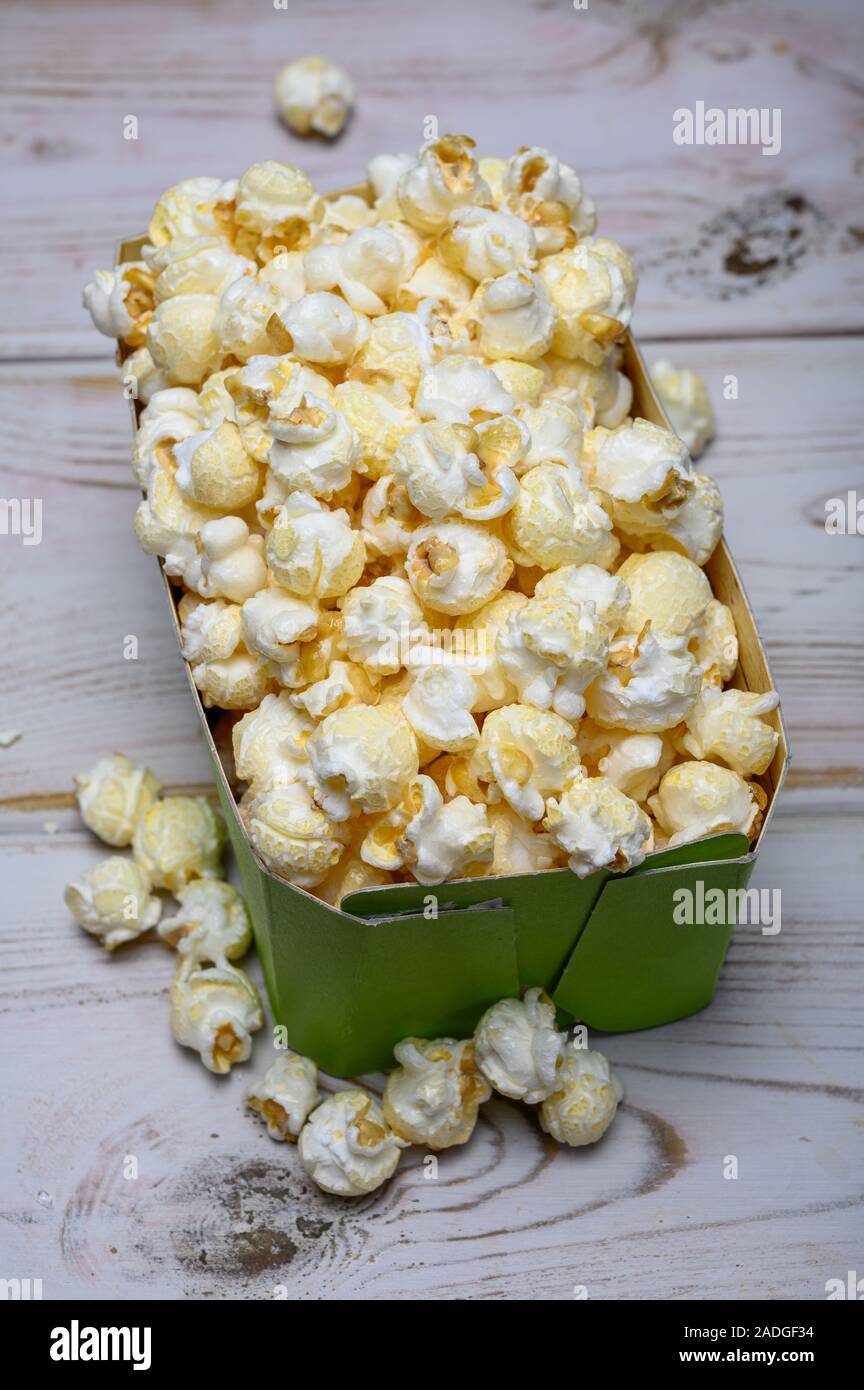 Green white popcorn bucket hi-res stock photography and images - Alamy