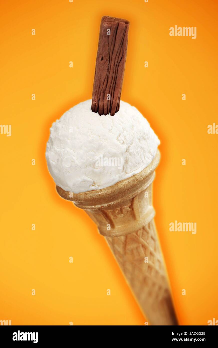 Ice cream cone with a chocolate flake Stock Photo - Alamy