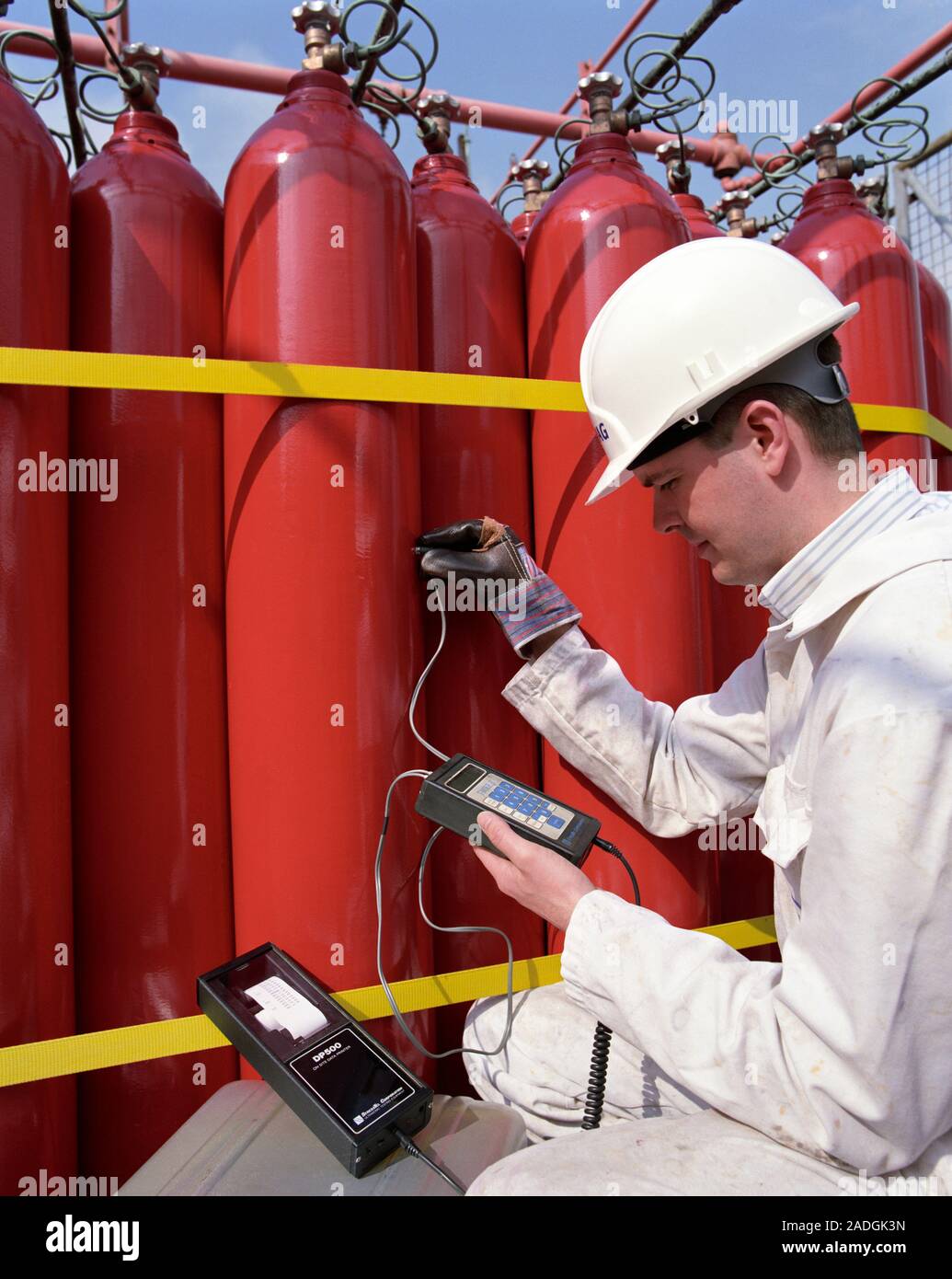 Ultrasonic testing of the walls of high-pressure gas cylinders. The ...
