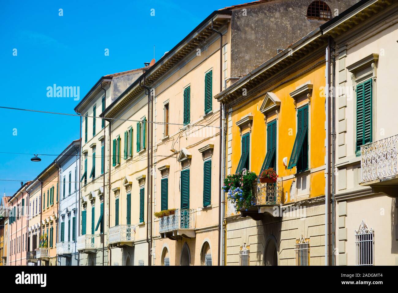 Exterior of vintage flats, traditional living city centers of Italian ...