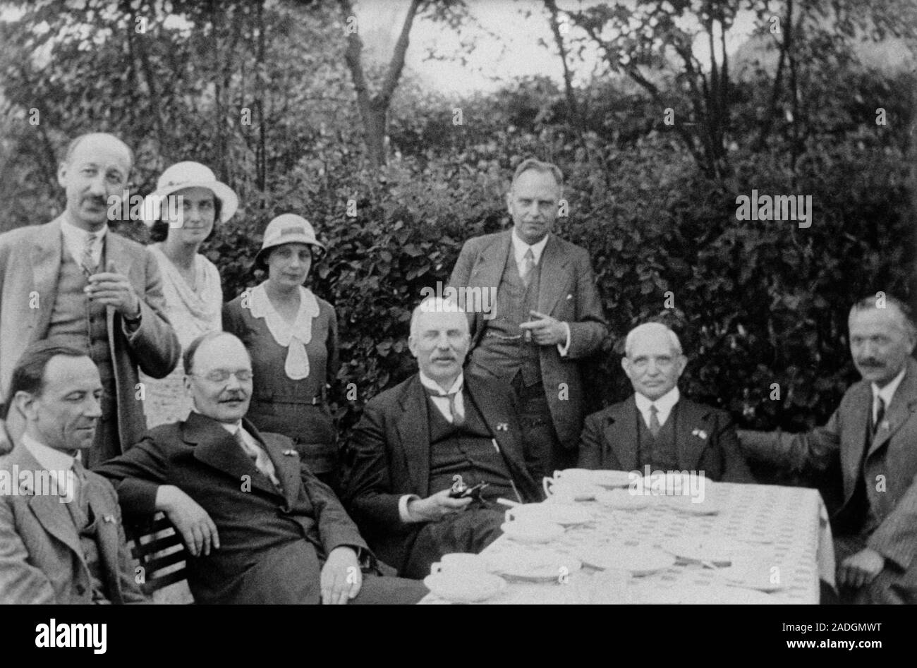Atomic and nuclear physicists. 1932 group portrait of physicists and ...