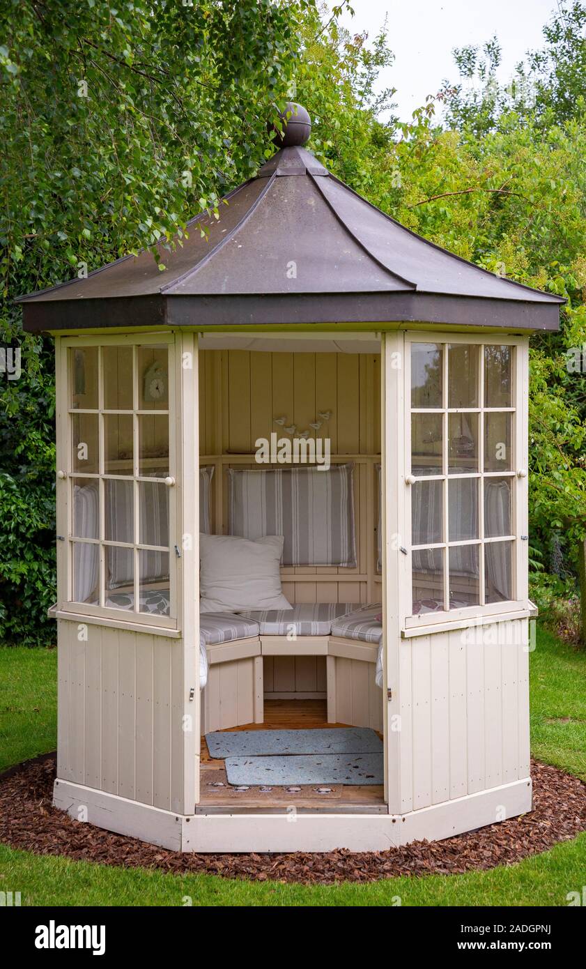 Revolving house hi-res stock photography and images - Alamy