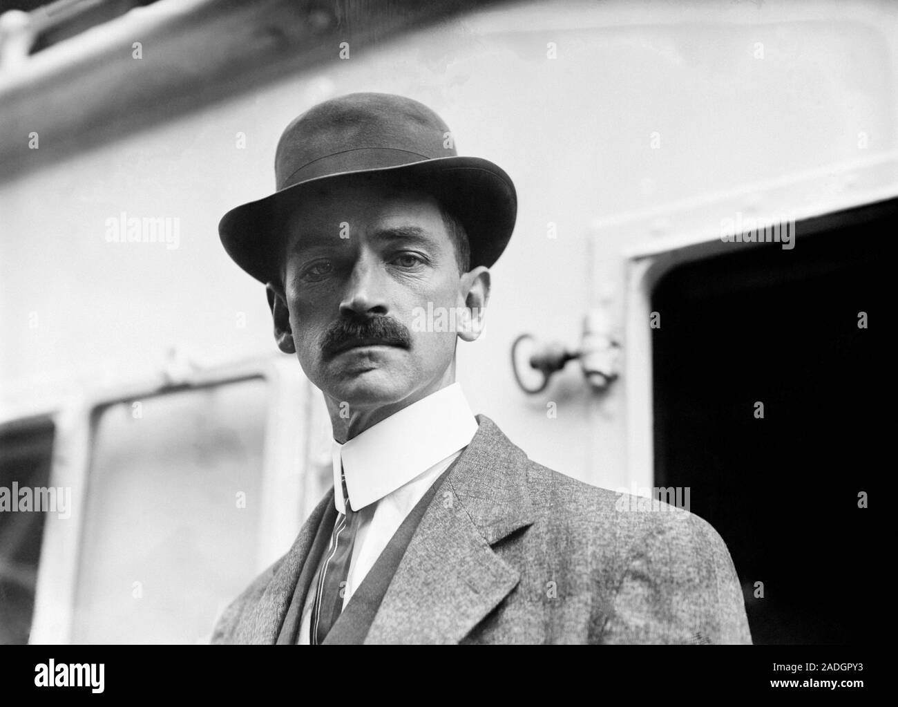Glenn Hammond Curtiss (1878-1930), US aviation pioneer. In his lifetime ... Glenn Hammond Curtiss (1878-1930), US aviation pioneer. In his lifetime ...
