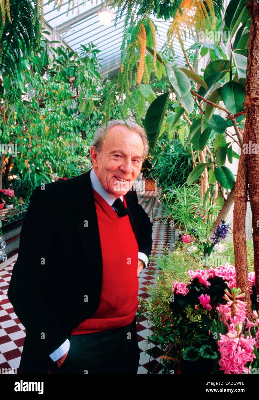 Professor Francois Jacob (born 1920), French bacteriologist and Nobel ...