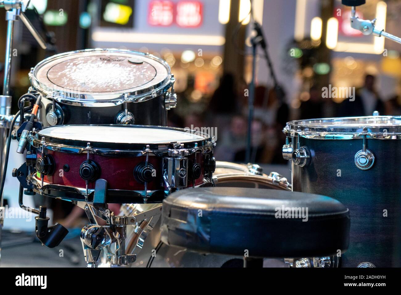 Stage with musical equipment hi-res stock photography and images - Alamy