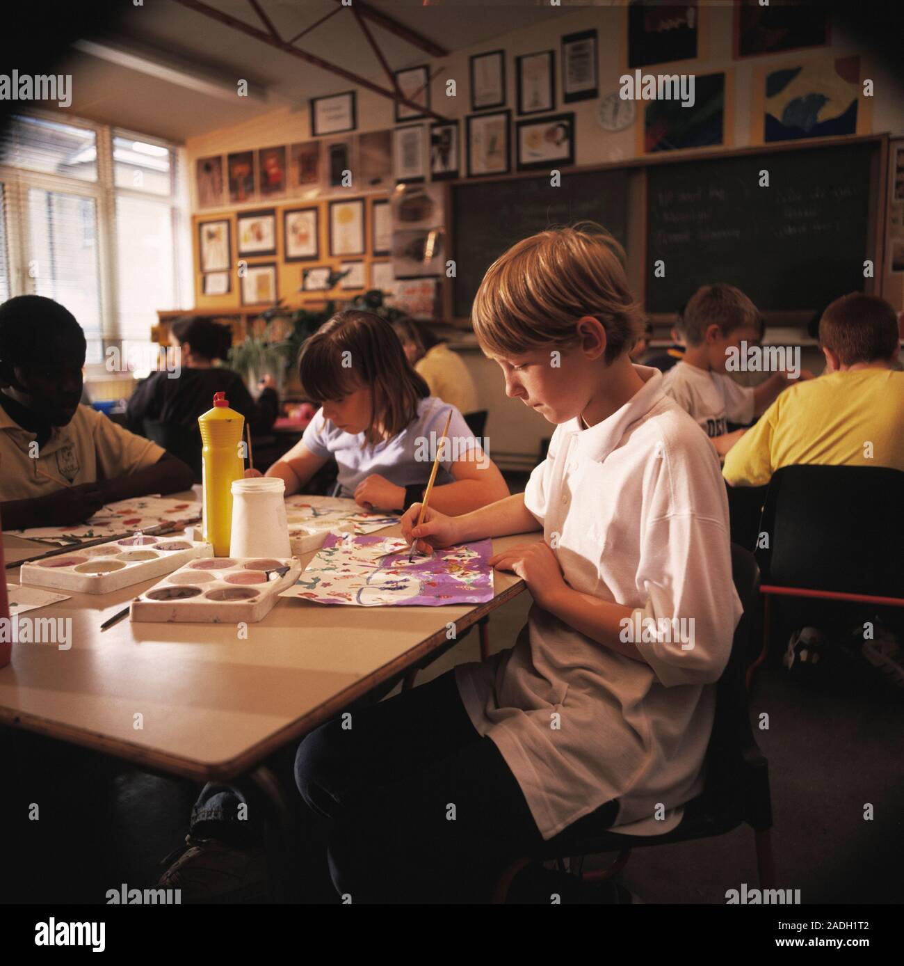 Primary school. Children in an art lesson Stock Photo - Alamy