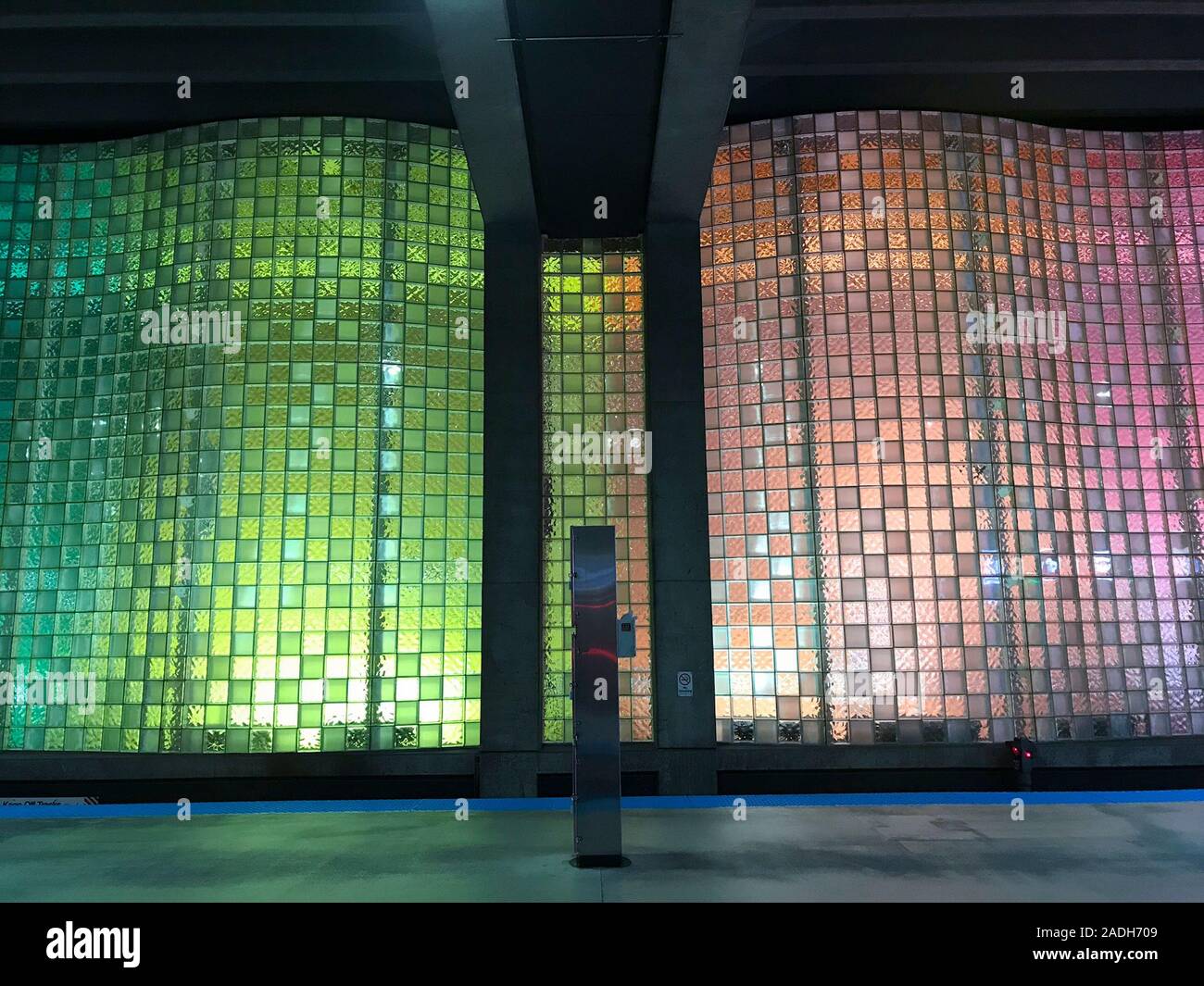 CTA Terminal at O'Hare Airport, Chicago, Illinois. Murphy/Jahn ...
