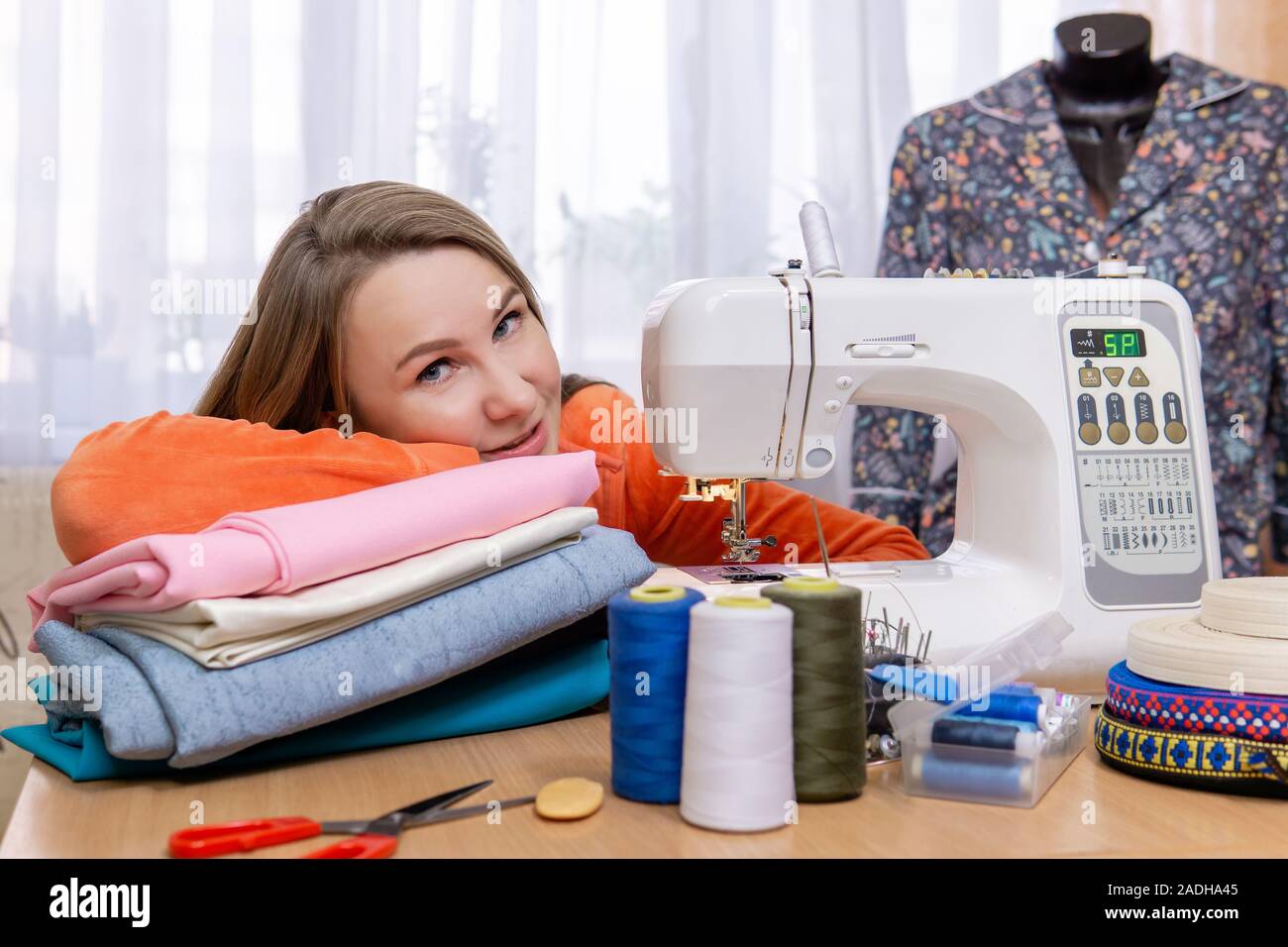 Individual sewing hi-res stock photography and images - Alamy