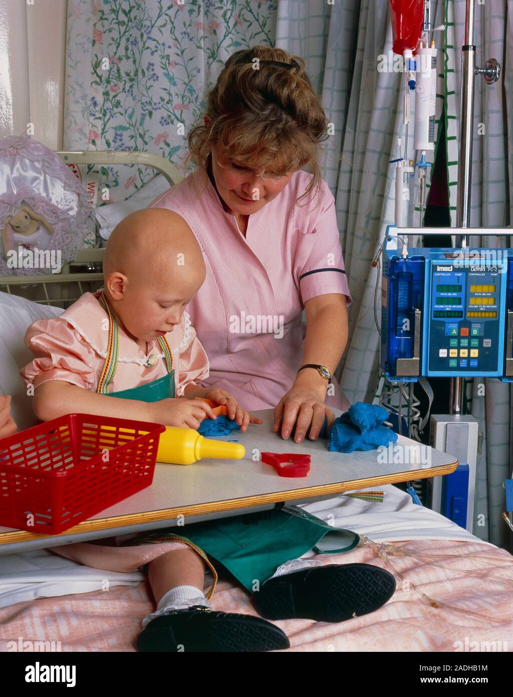 Model released. Young child affected by Ewing's sarcoma of the leg ...