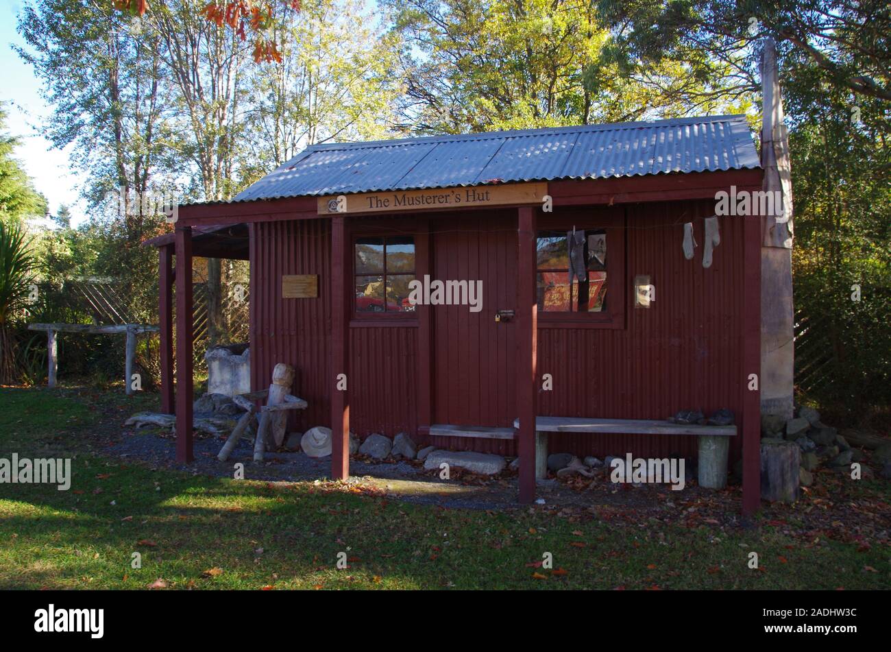 Musterers' Kennaway Delmain hut. Burkes Pass. Te Araroa Trail ...