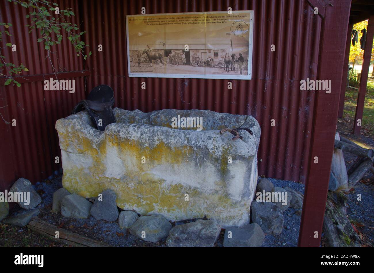 Musterers' Kennaway Delmain hut. Burkes Pass. Te Araroa Trail ...
